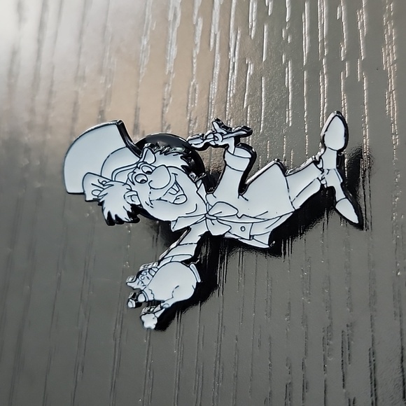 Disney | Jewelry | Disneys Alice In Wonderland Mad Hatter Pin | Poshmark